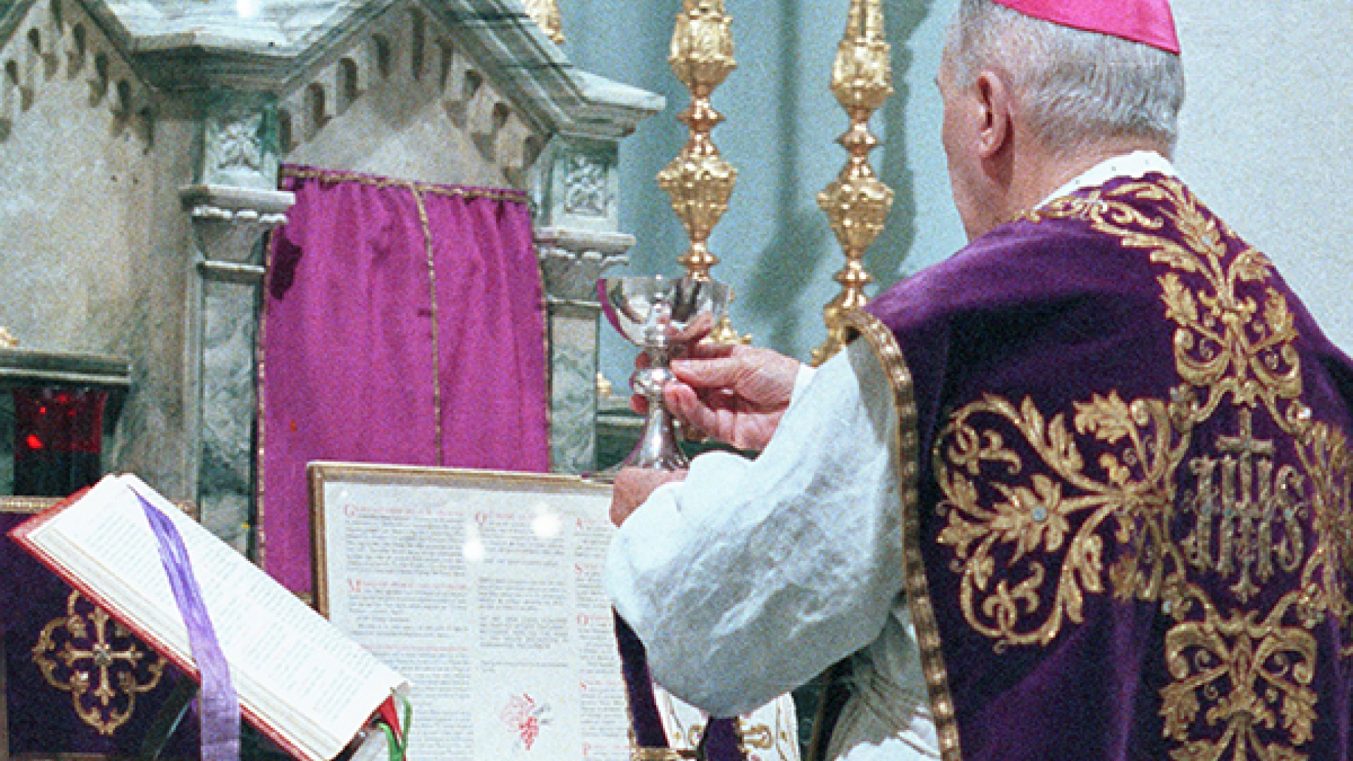 How to have a mass celebrated? | District of Canada